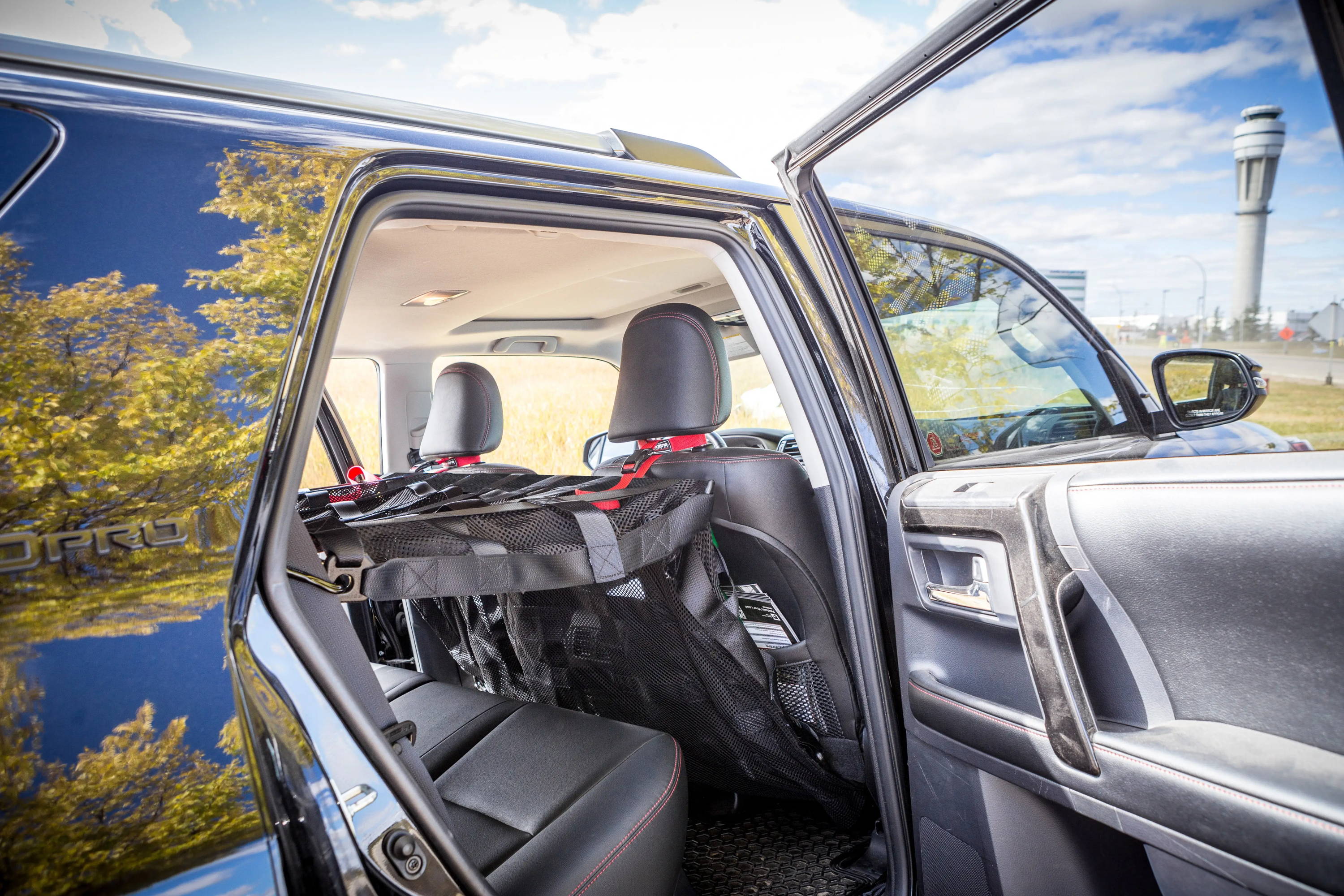 Vehicle cargo barrier store